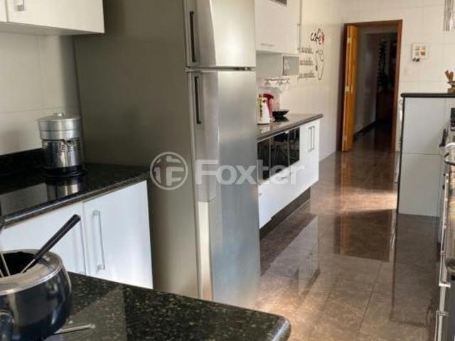 Casa, 5 dormitórios, 242 m², em Parque Edu Chaves