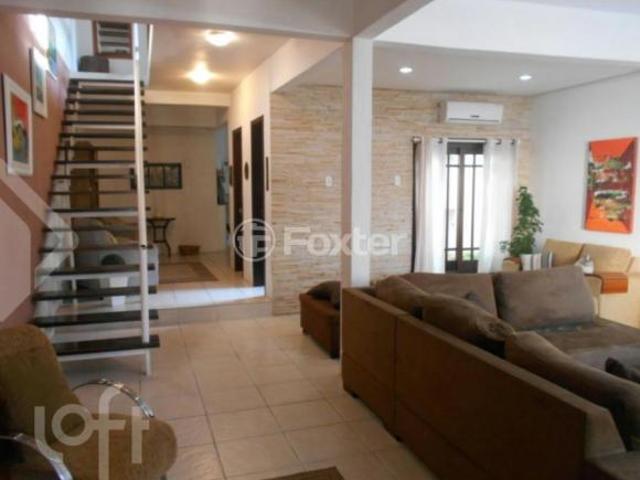 Casa, 5 dormitórios, 260 m², em Teresópolis