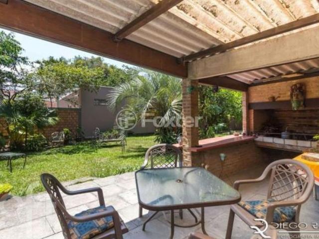 Casa, 5 dormitórios, 271 m², em Tristeza