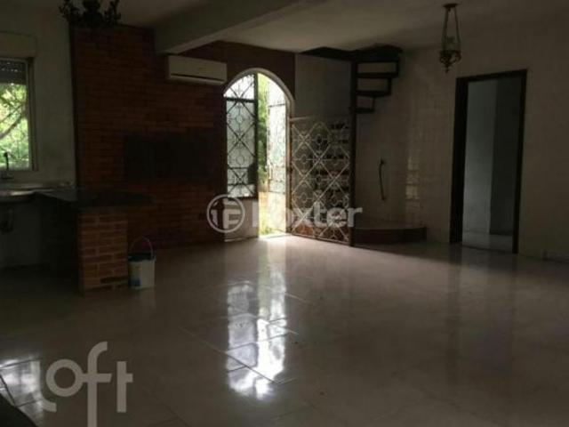 Casa, 5 dormitórios, 300 m², em Belém Novo
