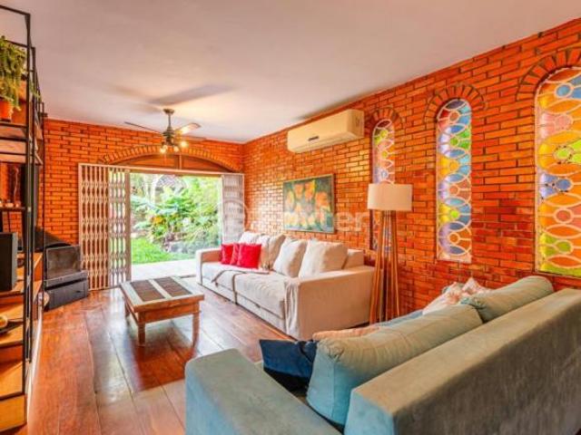 Casa, 5 dormitórios, 300 m², em Guarujá