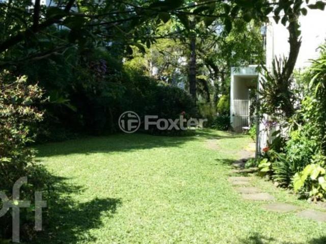 Casa, 5 dormitórios, 300 m², em Petrópolis