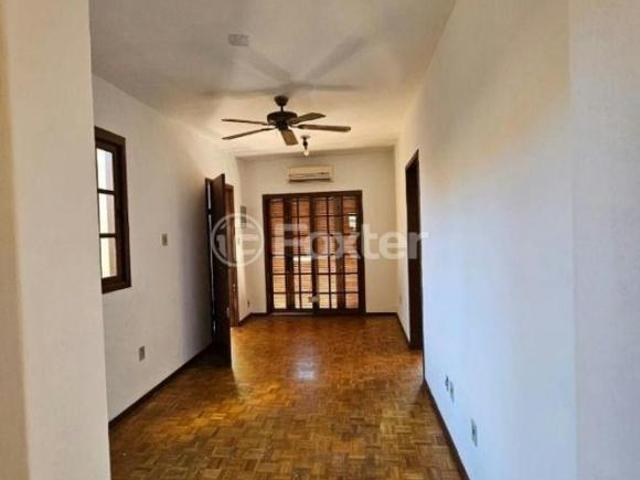 Casa, 5 dormitórios, 300 m², em Teresópolis