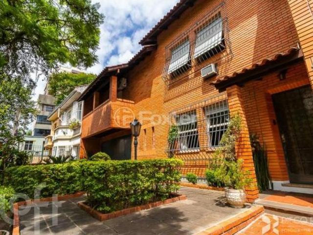 Casa, 5 dormitórios, 337 m², em Rio Branco