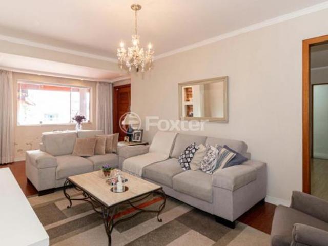 Casa, 5 dormitórios, 398 m², em Vila Iório