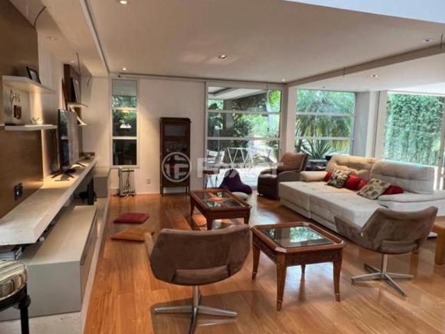 Casa, 5 dormitórios, 402 m², em Jardim Petrópolis