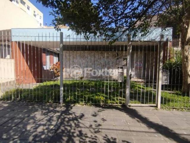 Casa, 5 dormitórios, 456 m², em Mont Serrat