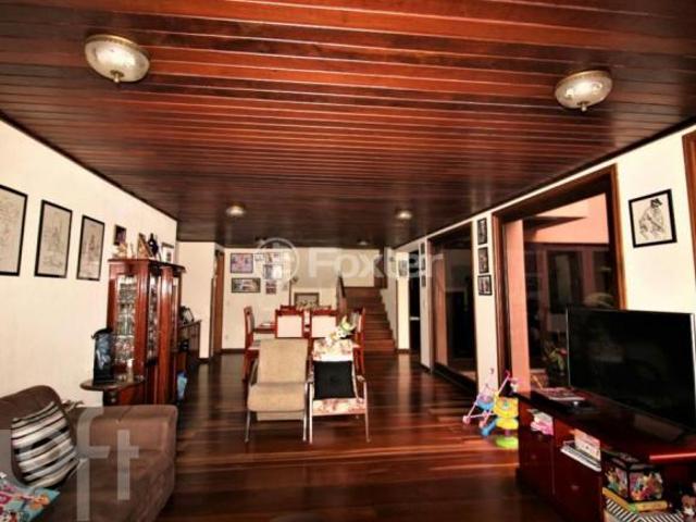 Casa, 5 dormitórios, 468 m², em Morro do Espelho