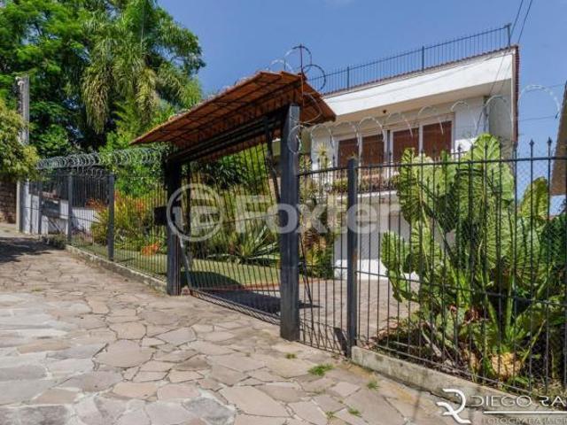 Casa, 5 dormitórios, 527 m², em Menino Deus