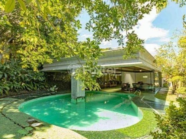 Casa, 5 dormitórios, 587 m², em Balneário Praia do Pernambuco