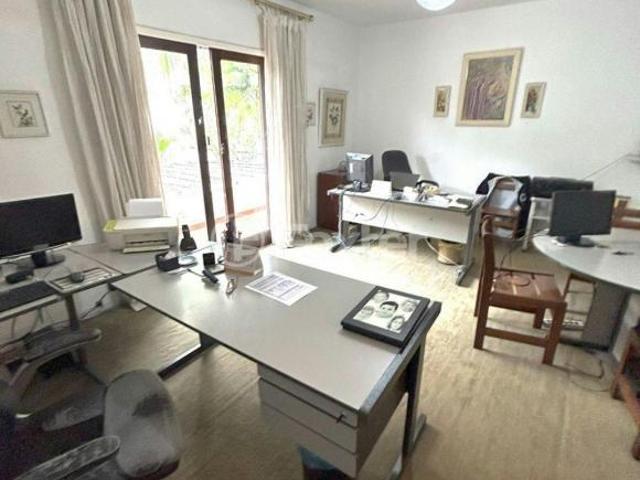 Casa, 5 dormitórios, 625 m², em Jardim Guedala