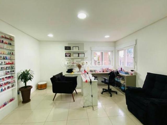 Casa, 5 dormitórios, 946 m², em Centro