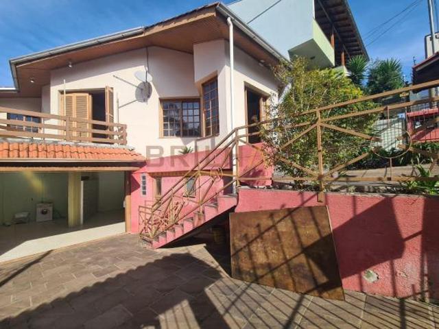 Casa 5 dormitórios comprar bairro Santa Catarina