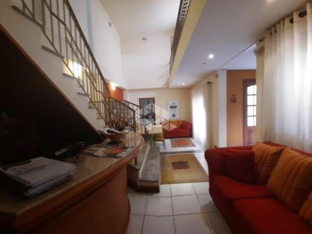 Casa 5 dormitórios junto ao Zaffari Higienópolis