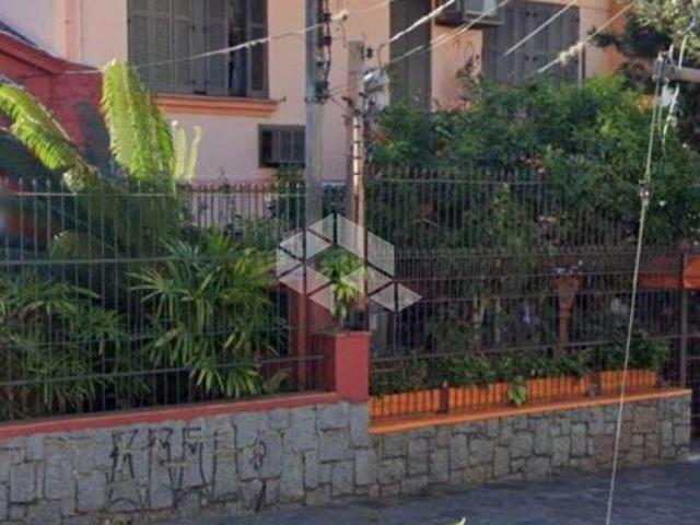 Casa 5 dormitórios no Petrópolis