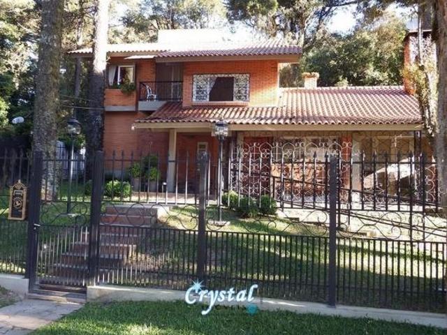 Casa 5 Dormitórios sendo 2 Suítes em local calmo