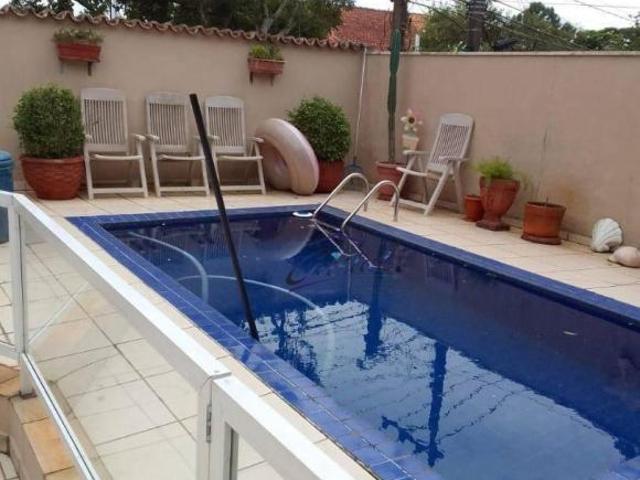 Casa 5 dorms, 3 suites, Piscina