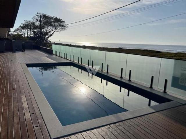 CASA 5 SUÍTES PRAIA BRAVA GUARATUBA
