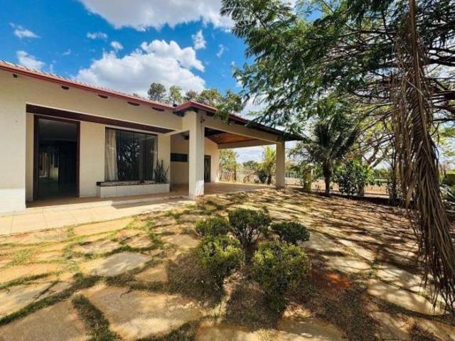 Casa 5 Suítes c/ Piscina e Churrasqueira | Park Way, excelente localização