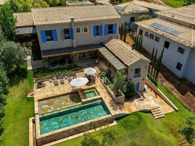 Casa 5 suítes disponível para venda no Condomínio Terras de São José II