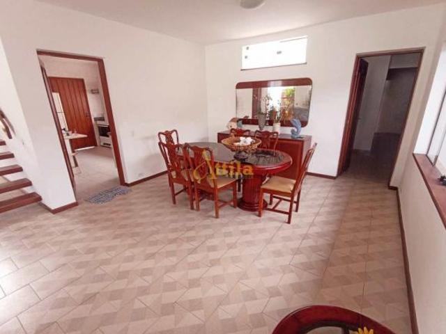 Casa 5 suítes, piscina, 5 vagas, 200mts praia Enseada