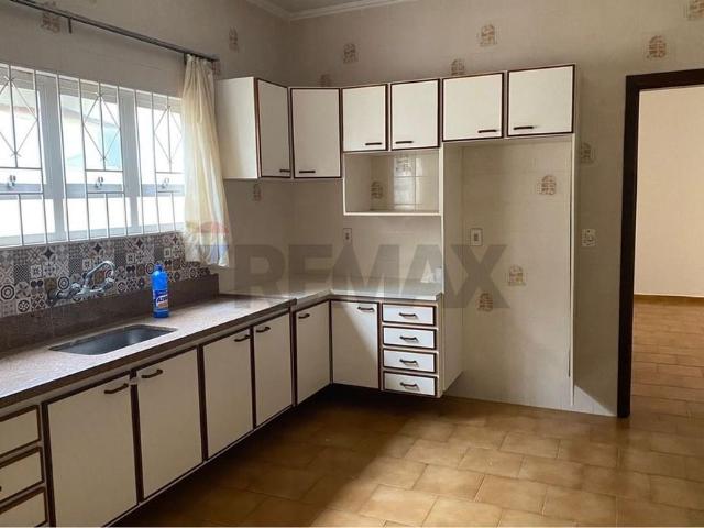 Casa 5 Qtos em Tupã: Alugue na Vila Vargas!