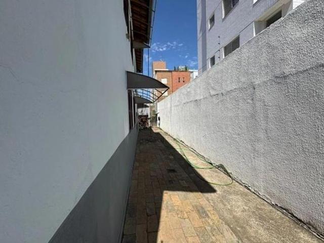 CASA | 5 QUARTOS | 02 SUÍTES | 04 BANHEIROS | 3 VAGAS