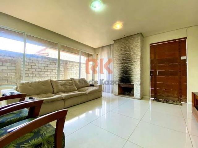 CASA | 5 Quartos, 1 suíte máster, 2 semi suítes e 10 Vagas no Trevo