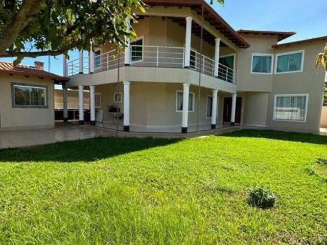 Casa 5 Quartos, 2 Suítes e 4 Vagas de Garagem para Venda Granja do Torto