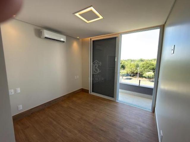 Casa 5 Quartos com 4 Suítes e 630m² Residencial Portal dos Nobres