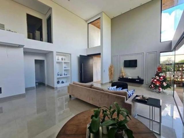 Casa 5 Quartos com 5 Suítes e 600m² Jardim Maria Izabel