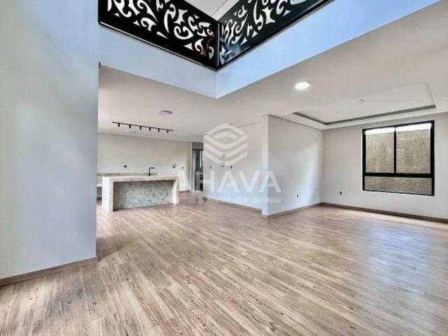 Casa 5 Quartos sendo 3 Suítes, 4 Vagas, 326m², Bairro Santa Amélia, próximo a Avenida Portugal