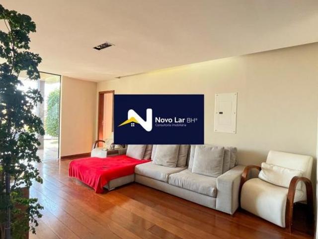 Casa 680m², 4 quartos, 2 suítes, 4 vagas no Mangabeiras