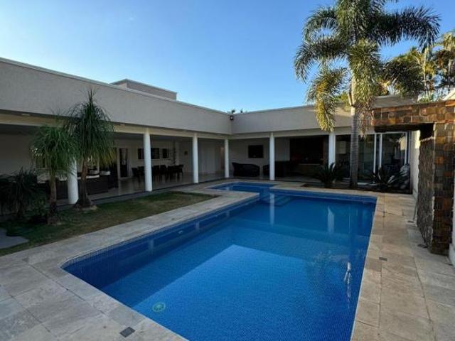 CASA 600MT 5 SUITES CONDOMINIO PARQUE DOS CISNES