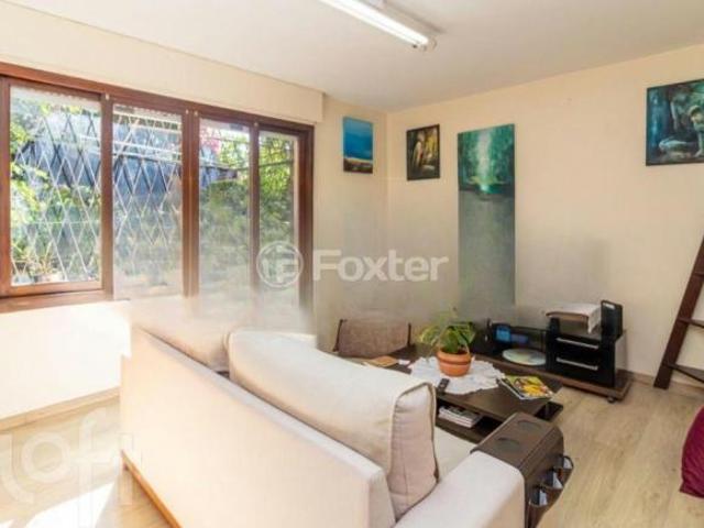 Casa, 6 dormitórios, 203 m², em Partenon