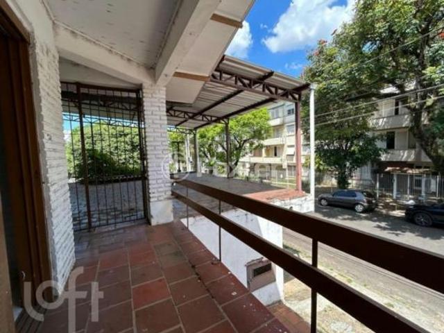 Casa, 6 dormitórios, 228.98 m², em Rio Branco