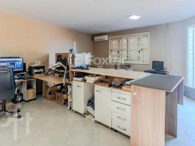 Casa, 6 dormitórios, 288 m², em Tristeza