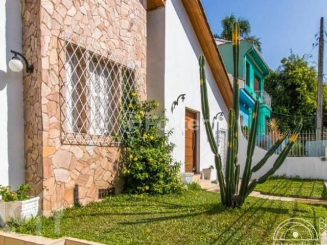 Casa, 6 dormitórios, 300 m², em Partenon