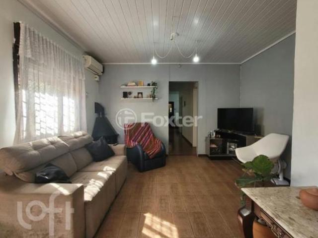 Casa, 6 dormitórios, 300 m², em Passo da Areia