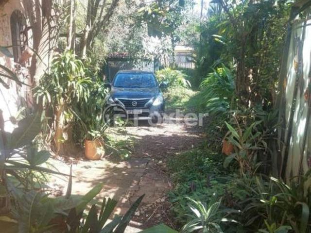 Casa, 6 dormitórios, 322 m², em Menino Deus