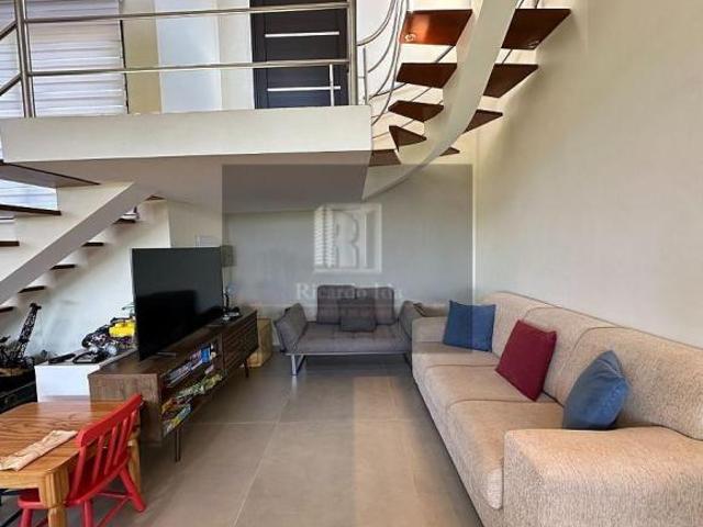 Casa 6 dormitórios 340m²a/c