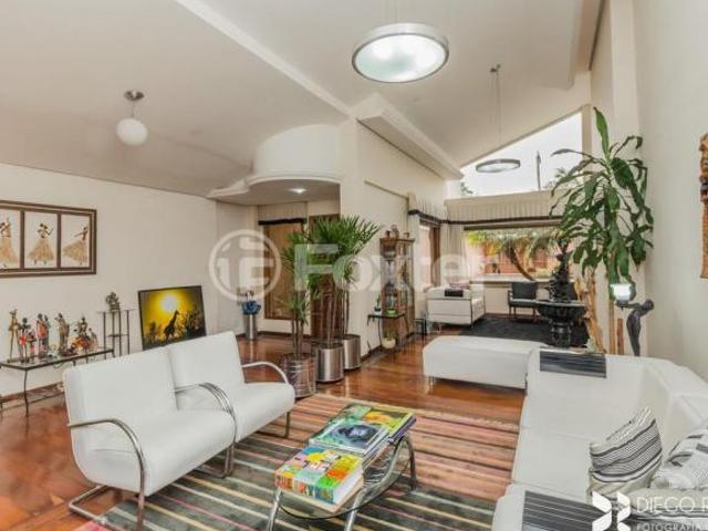 Casa, 6 dormitórios, 374 m², em Tristeza