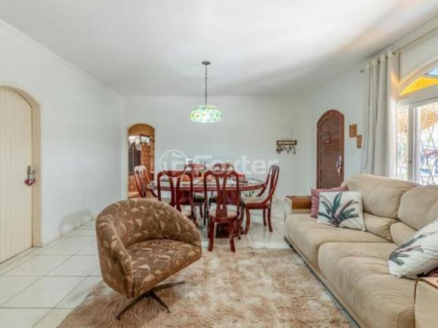 Casa, 6 dormitórios, 380 m², em Glória