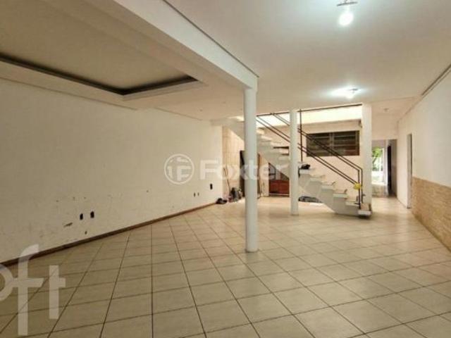 Casa, 6 dormitórios, 410 m², em Coronel Aparício Borges