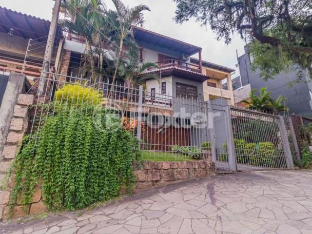 Casa, 6 dormitórios, 431 m², em Cristo Redentor