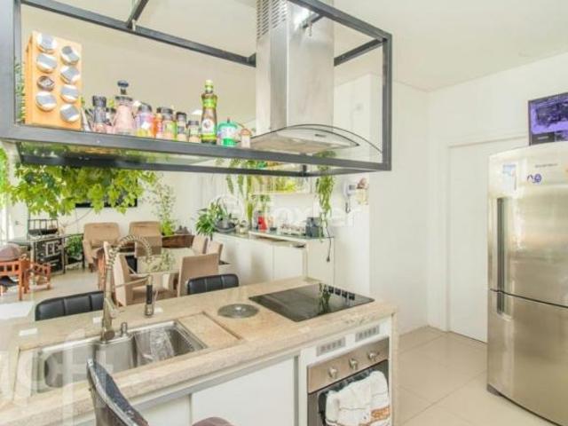 Casa, 6 dormitórios, 447.19 m², em Partenon