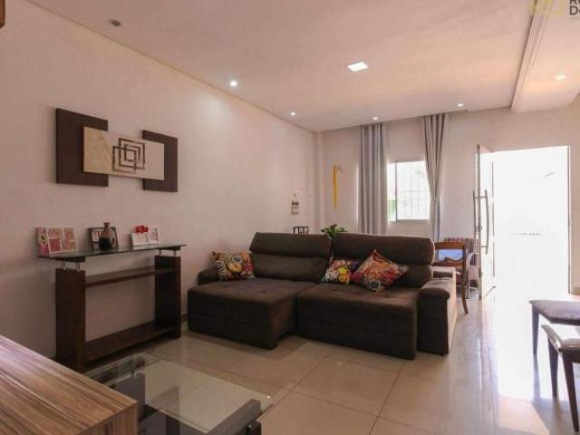 Casa, 6 quartos, 5 suites, 2 vagas