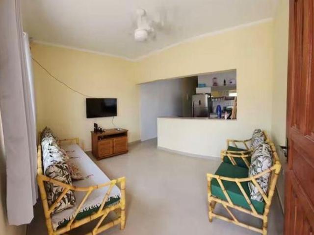 Casa 76m com piscina lado praia a venda no Jardim Guacyra Itanhaem
