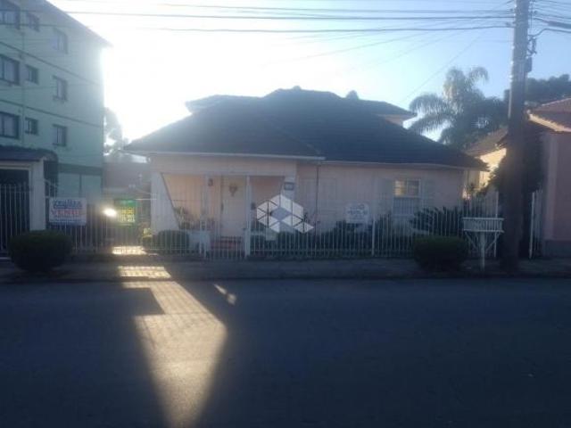 CASA 70 M² Dormitórios, terreno 1.000m², localizada na Vila Boeira