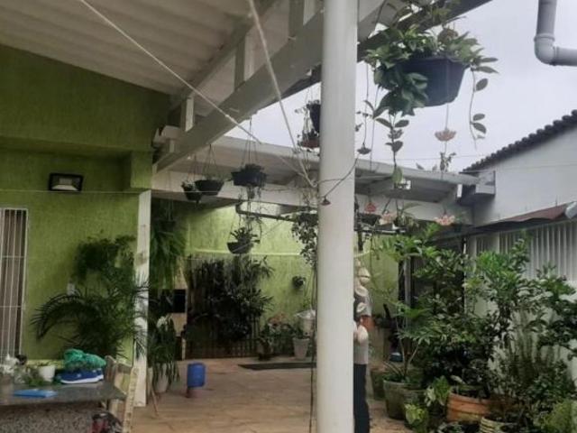 CASA 73M²,1SUÍTE,1QUARTO,COZ INTEGRADA SALA 2 AMBTS QUINTAL, PRONTO